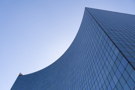 How is Curved Glass Made?