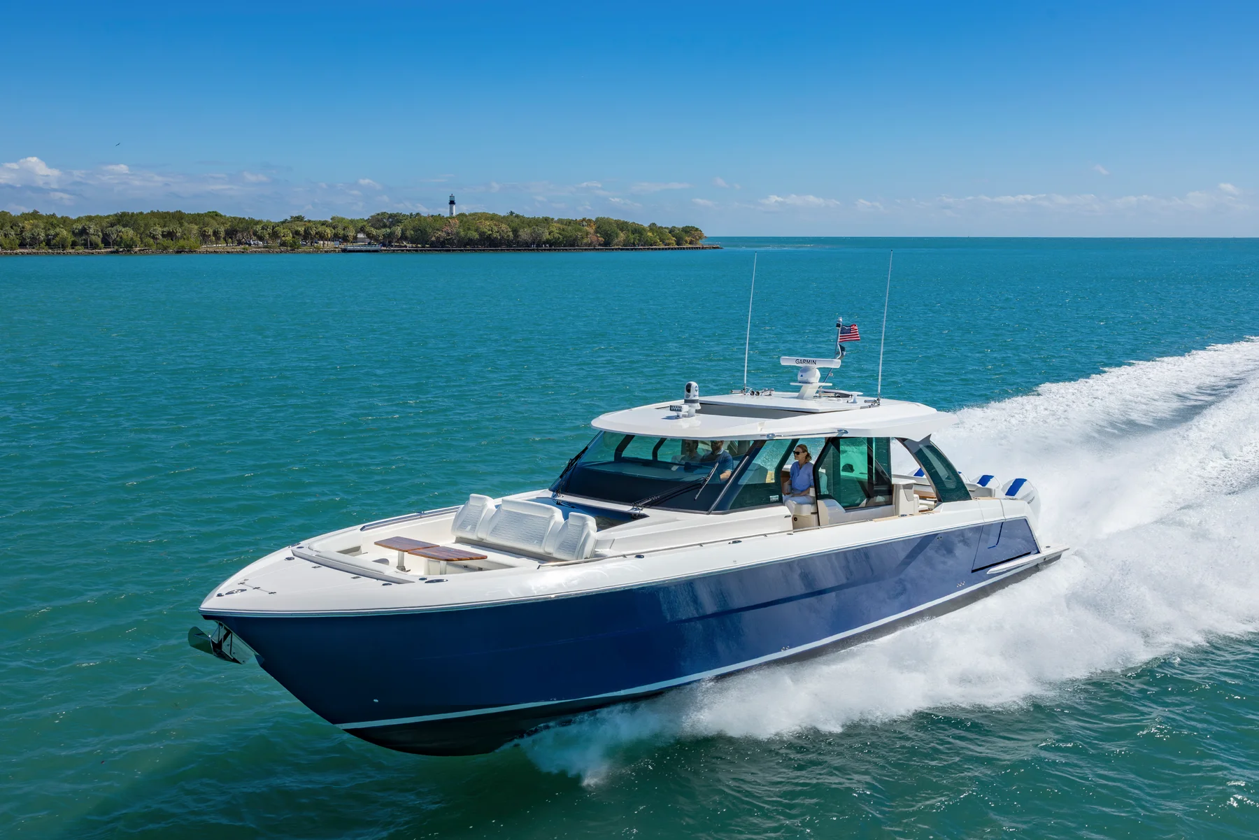 Tiara Yachts Turns to ProCurve for High Quality Marine Glass - ProCurve ...